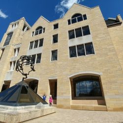 University of St Thomas - O'Shaughnessy-Frey Library Center - Saint ...