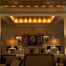 The Commodore Bar & Restaurant - Saint-Paul.com